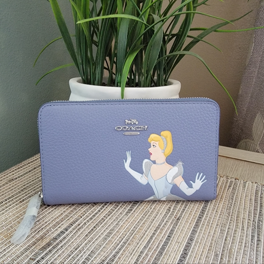 Coach Disney X Cinderella Medium Zip Wallet - Gem